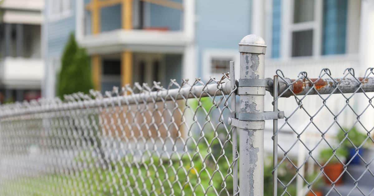 How To Maintain Post-Driven Chain Link Fences on Job Sites