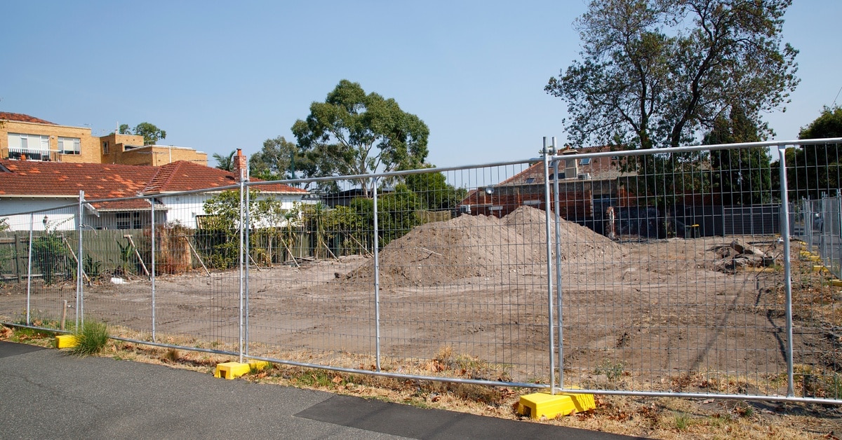 How To Meet OSHA Standards for Construction Fencing